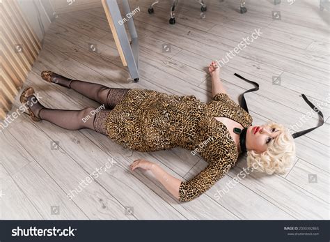 Crime Scene Strangled Pretty Business Woman Stockfoto 2030392865