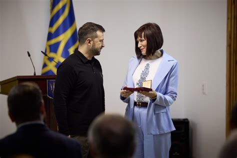 Президент України в Сумах нагородив освітян із прикордонних регіонів The Sumy Post Новини