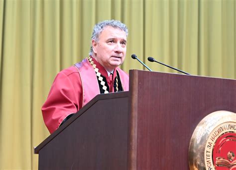 УНСС Абсолвентите от катедра „МИО и бизнес“ получиха дипломите си