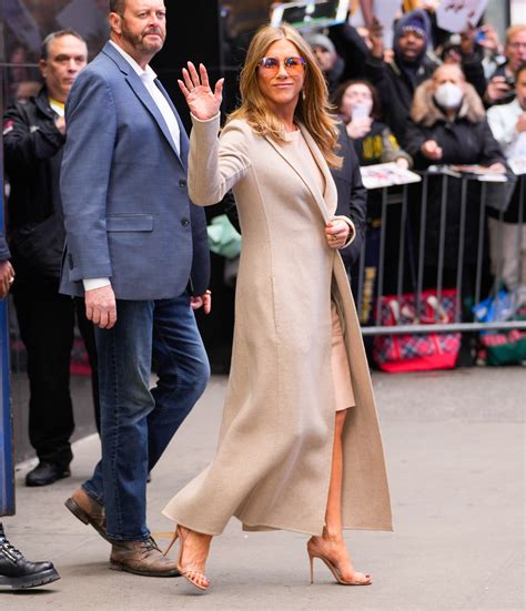 Jennifer Aniston Style Essence