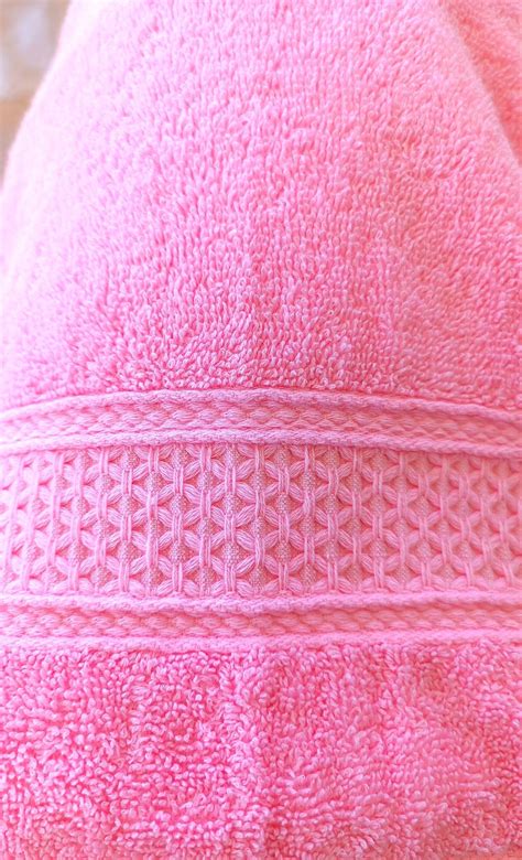 Pink Towel Set With Dobby Design