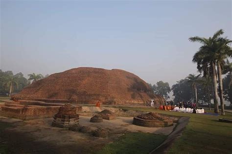มกุฏพันธนเจดีย์ มกุฏพันธนเจดีย์ สถานที่ถวายพระเพลิงพระบรมศพสมเด็จพระสัมมาสัมพระพุทธเจ้า