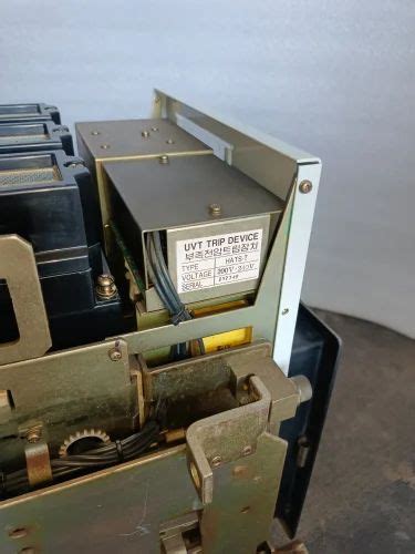 Hyundai Hat16 Air Circuit Breaker Hyundai Hat 16 Acb No Of Poles