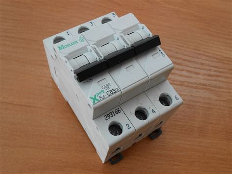 Как правильно подобрать автоматический выключатель для электрощита в квартире Сделай Своими