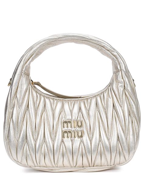 Сумка кожаная Wander от Miu Miu за 271 000 рублей цвет золотой артикул 5bc125 Ooy N88 F0846