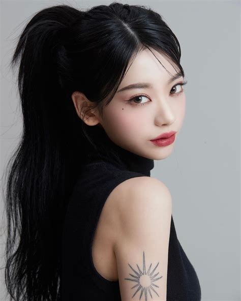 Ig Yooxseo Long Shiny Hair Cute Makeup Looks Shiny Hair