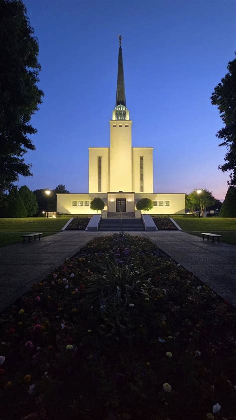 London Temple Mormon Winter
