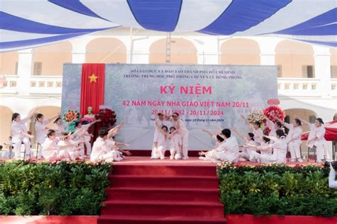 Kỷ Niệm 42 Năm Ngày Nhà Giáo Việt Nam 2011 Trường Thpt Chuyên Lê