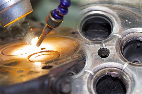 더블 노출 자동차 엔진 헤드 실린더 수리 또는 레이저 용접 방법 용접기에 의해 수정 제조에 대한 스톡 사진 및 기타 이미지 제조 코팅 강철 Istock