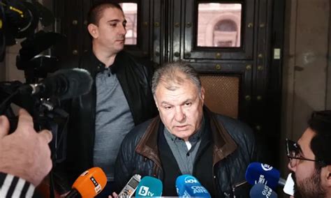 Ново разделение Оранжерийните производители не влязоха при Денков не били в списъка на Кирил