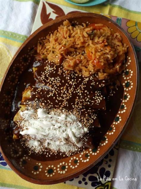 Mole De Pollo Mexicano~chicken In A Mole Sauce La Piña En La Cocina