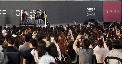 양조위 영화의 전당 가득 메운 인기 ★포토