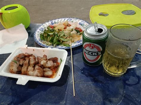 Coi đá banh với ô anh Viết bởi Bão Sài Gòn