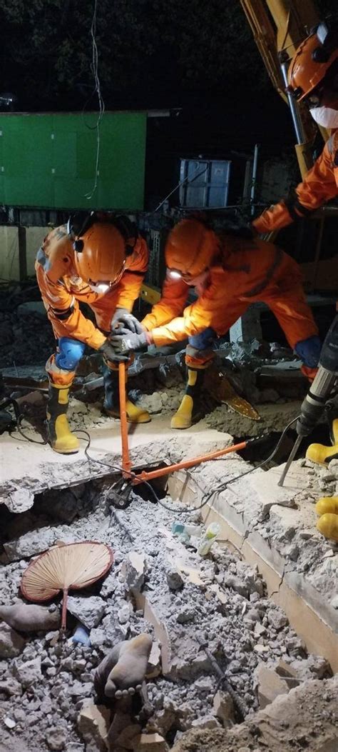 Tachileik News Agency မန္တလေးတွင် အိန္ဒိယ ကယ်ဆယ်ရေးအဖွဲ့ ကူညီပေးနေ T Me