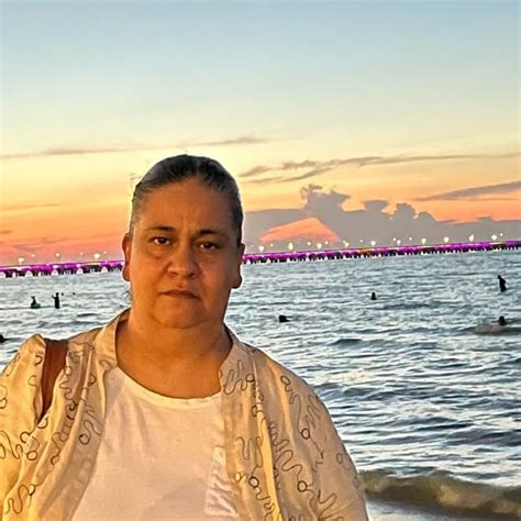 Eliza Medina Eliza7tm • Threads Say More