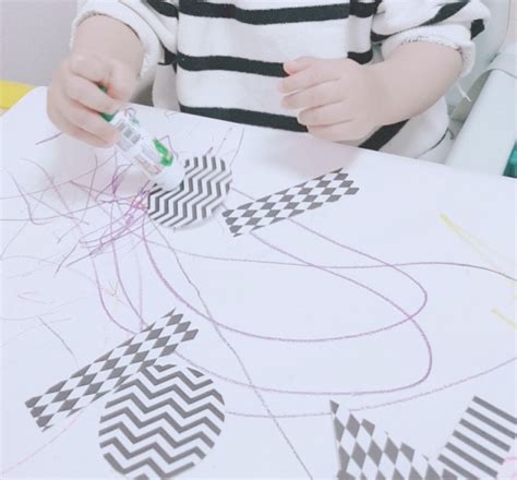 호반아이사랑♡ 만0세발달특성수준별활동 만0세쓰기큰종이에함께끼적여요 만0세전지에끼적이기 만0세상상력자극하기 만0세도구사용 만0세발달과정 만0세협동작품 만0세언어활동 만0세미술