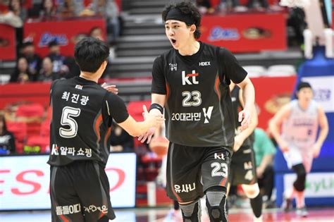 프로농구 Kt 연장 혈투 끝에 한국가스공사 잡고 3연패 탈출 [is 수원] 일간스포츠