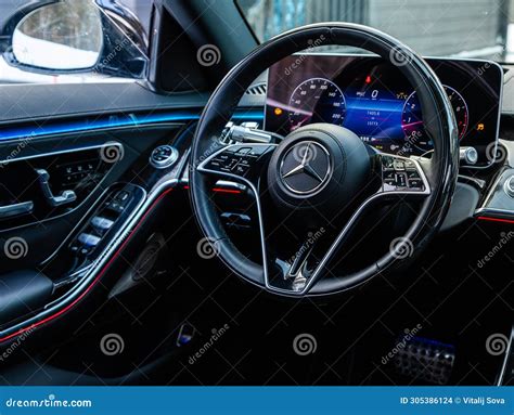 Clase De Mercedesbenz Imagen De Archivo Editorial Imagen De Negro 305386124