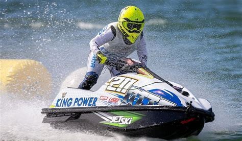 รวมรูปภาพของ ปรบมือรัวๆ น้องออก้า ลูกชาย เปิ้ล นาคร แข่งเจ็ตสกี คว้าแชมป์โลก รูปที่ 2 จาก 26