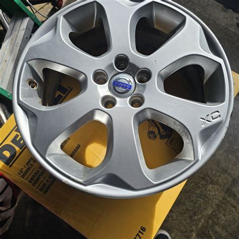 Oem 18” Volvo Xc60 Wheel Rim 5x108 23560r18 Excellent Condition
