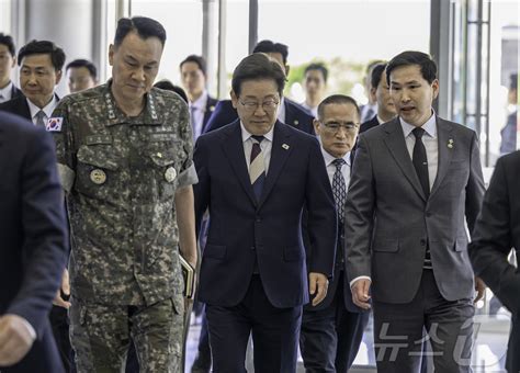 사진으로 보는 문재인 대통령 행보 이재명 대통령 합참 방문 Zum 뉴스