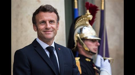 Макрон заявил о необходимости продолжения диалога с Россией