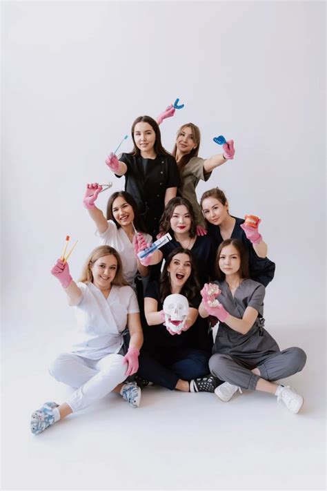 Фотосессия для студентов в 2024 г Фотосессия Фотосъемка выпускного Выпускные фотографии