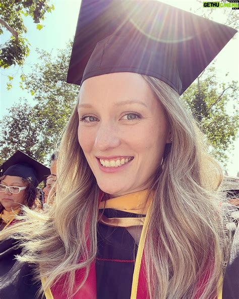 Ashley Hinshaw Wiki Biography Age Photos Spouse And More