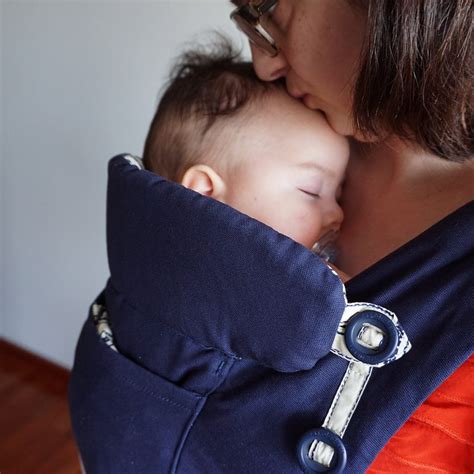 Babywearing A Mochila Ergon Mica Na Cadeira Da Papa