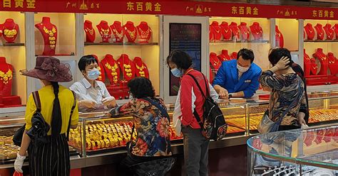 买金不再是大妈专利！90后一口气买走13万元金条黄金销售金价