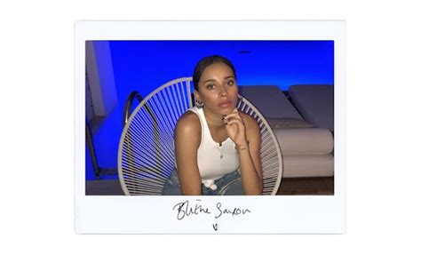 Singer Songwriter Blithe Takes On The Bustle Booth