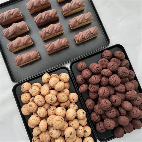 한입쌀쿠키 2종과 메이플피칸케이크 연말이라 파티음식을 더블제이케이크와마카롱 By Jw앙금플라워