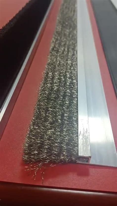 铝合金条刷清洁机械软毛尼龙丝防尘密封毛刷条工业线盒条形工具刷 阿里巴巴