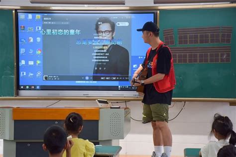 以青春之姿助童心飞扬 湖北大学生网