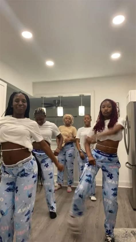 Shaking Ahh Party Group Dances Wall Dance Friend Dance Videos