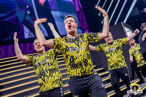 The Best Cs Go Highlights Of Blast Paris Major Dot Esports