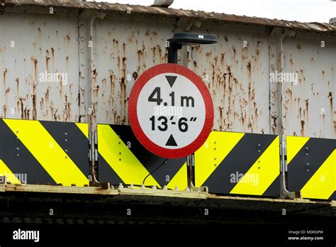 Height Restriction Hi Res Stock Photography And Images Alamy