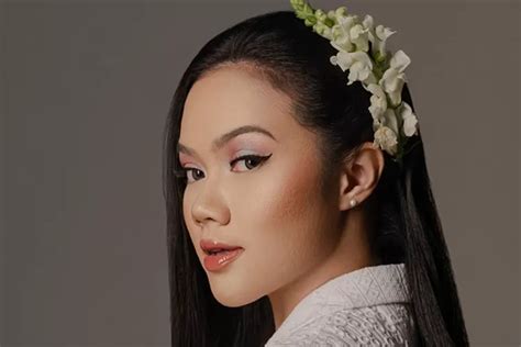 Kocak Lagu Yura Yunita Diganti Lirik Untuk Sindir Emak Emak Ayo Jakarta