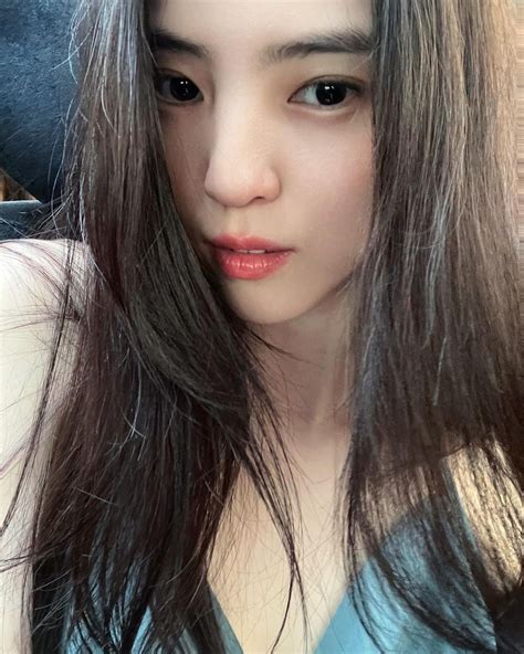 한소희 초근접 셀카 굴욕無…완벽 비주얼 자랑 [인스타]