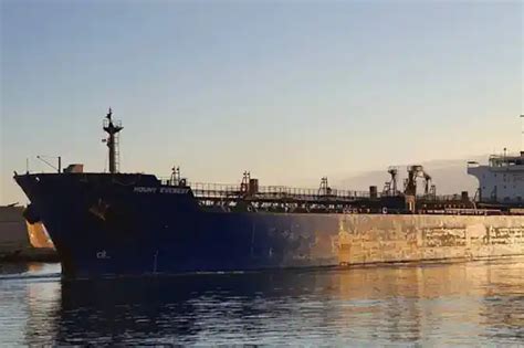 «Тіньовий флот Путіна пішов на дно власники танкерів відмовляються возити російську нафту