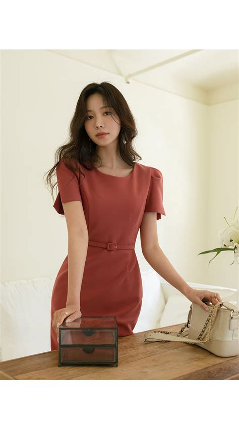 오드 오늘 선물같은 편안함 퍼프소매 애착 스판 원피스