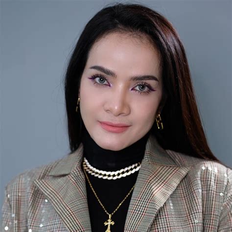 បែ ក គ្នាមួយរយៈ ស្ងាត់ៗ ពេជ្រ សោភា និង ឆឹម សក្កដា ប្រកាសភ្ជាប់ពាក្យហើយ Khmerload Cambodia