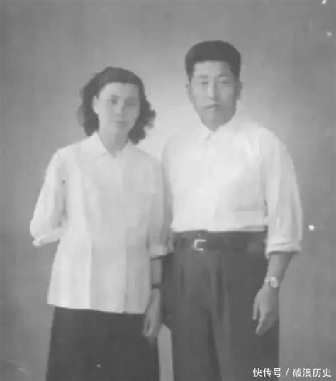 开国将军和一老汉闲聊，问起名字后，将军大哭：爹！终于找到你了