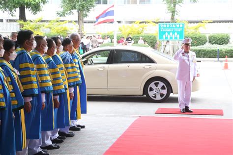 ประธานองคมนตรี เป็นผู้แทนพระองค์ไปมอบปริญญาบัตรแก่ผู้สำเร็จการศึกษา สถาบันพระบรมราชชนก