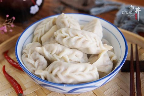 冬至包饺子，调馅记得多放“3种料”，饺子饱满多汁，比饺子店的还香 四川风情