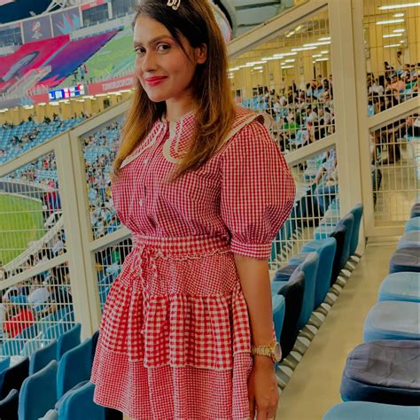 Anjalihimayabandara 🦋 🇱🇰 My Heart Says කෝපි පාට ඇස් කියන්නෙම මායාවක් කැලිප්ස්ටර්🥴😬🫢 Instagram