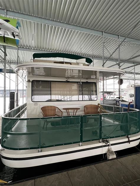Gibson Cabin Yacht For Sale House Boats For Sale Pontoon Houseboats