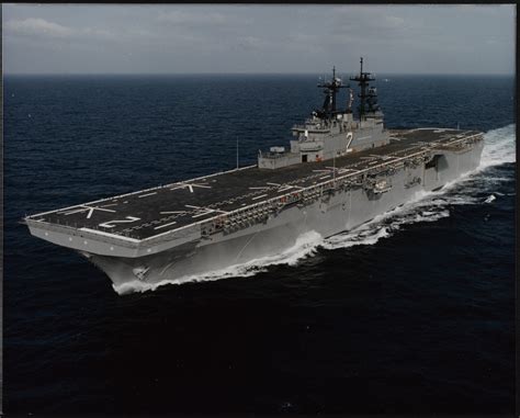 Nh 107660 Kn Uss Essex