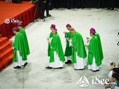 ФОТО Пап Францисийн магтаалын мөргөл болж байна Isee Mn