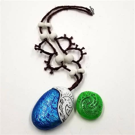Moanas Necklace And The Heart Of Te Fiti Moana Halloween Costumes